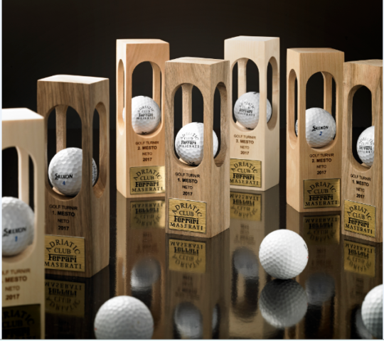 Golf trophy with built-in ball - Green & Wooden
